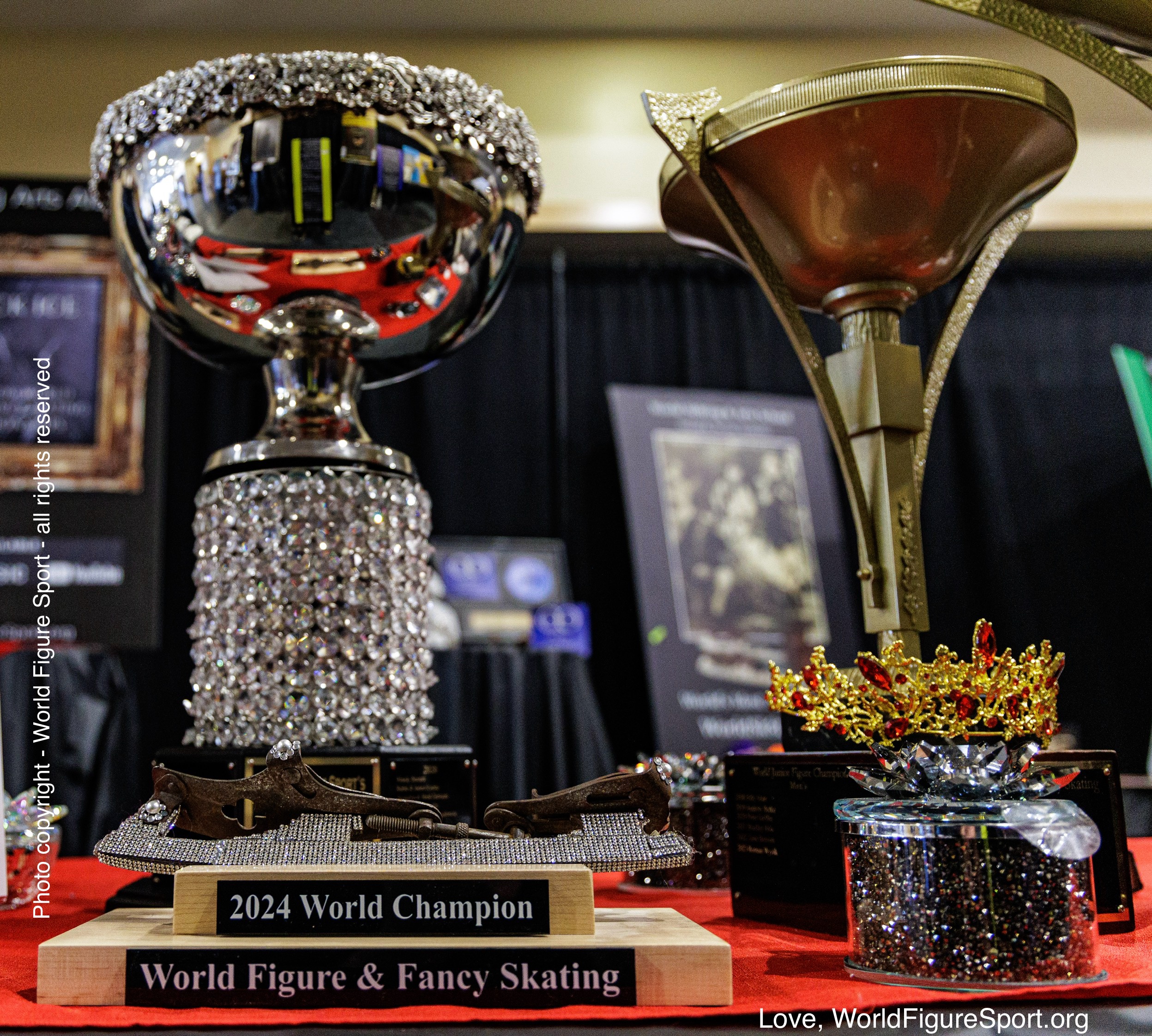 Decorative Art - World Figure Sport